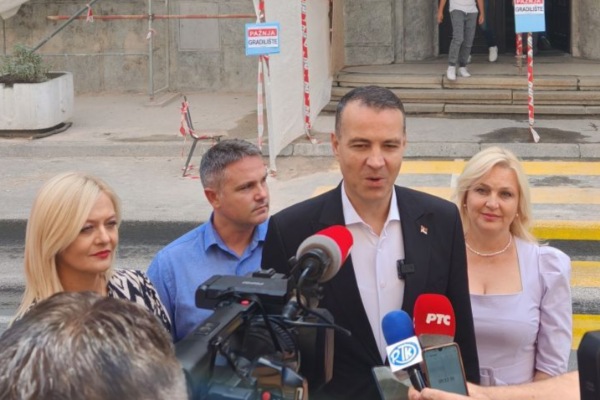 Manojlović o obnovi Gimnazije: „Grad ulaže, dok pojedinci prave ...